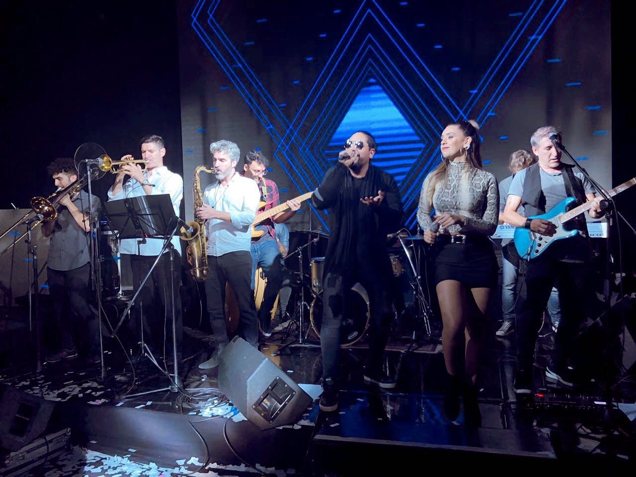 Contratar a LA DEVICHENZI al: 011 5452-1766 / Bandas de Covers